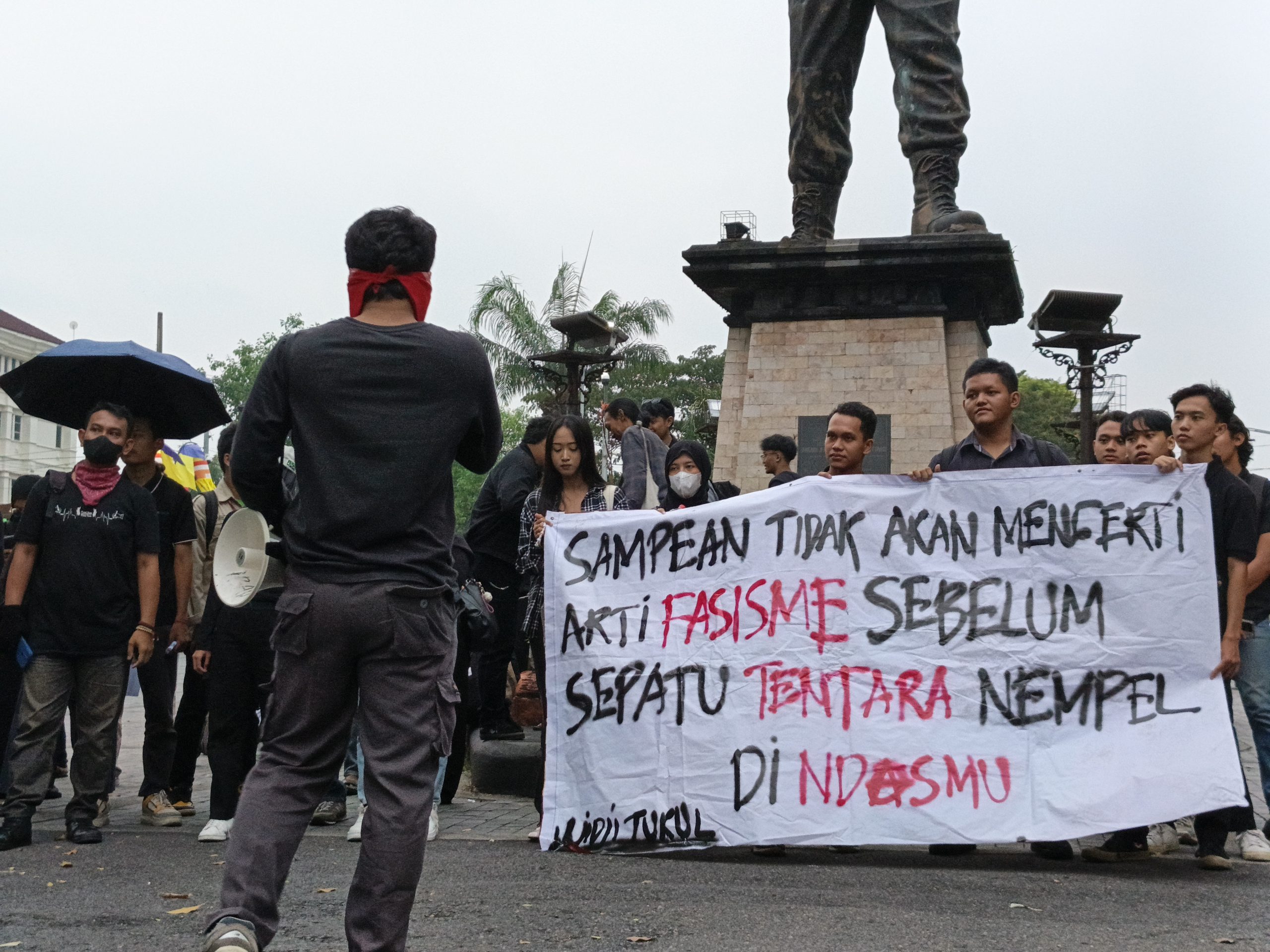 Aksi Kamisan Surakarta: Tuntut Kondisi Pendidikan Indonesia dan Nasib ...